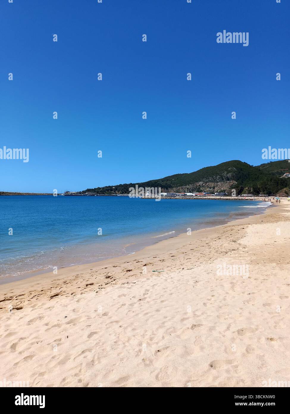 Peaceful beach scene soft waves hi-res stock photography and images - Alamy