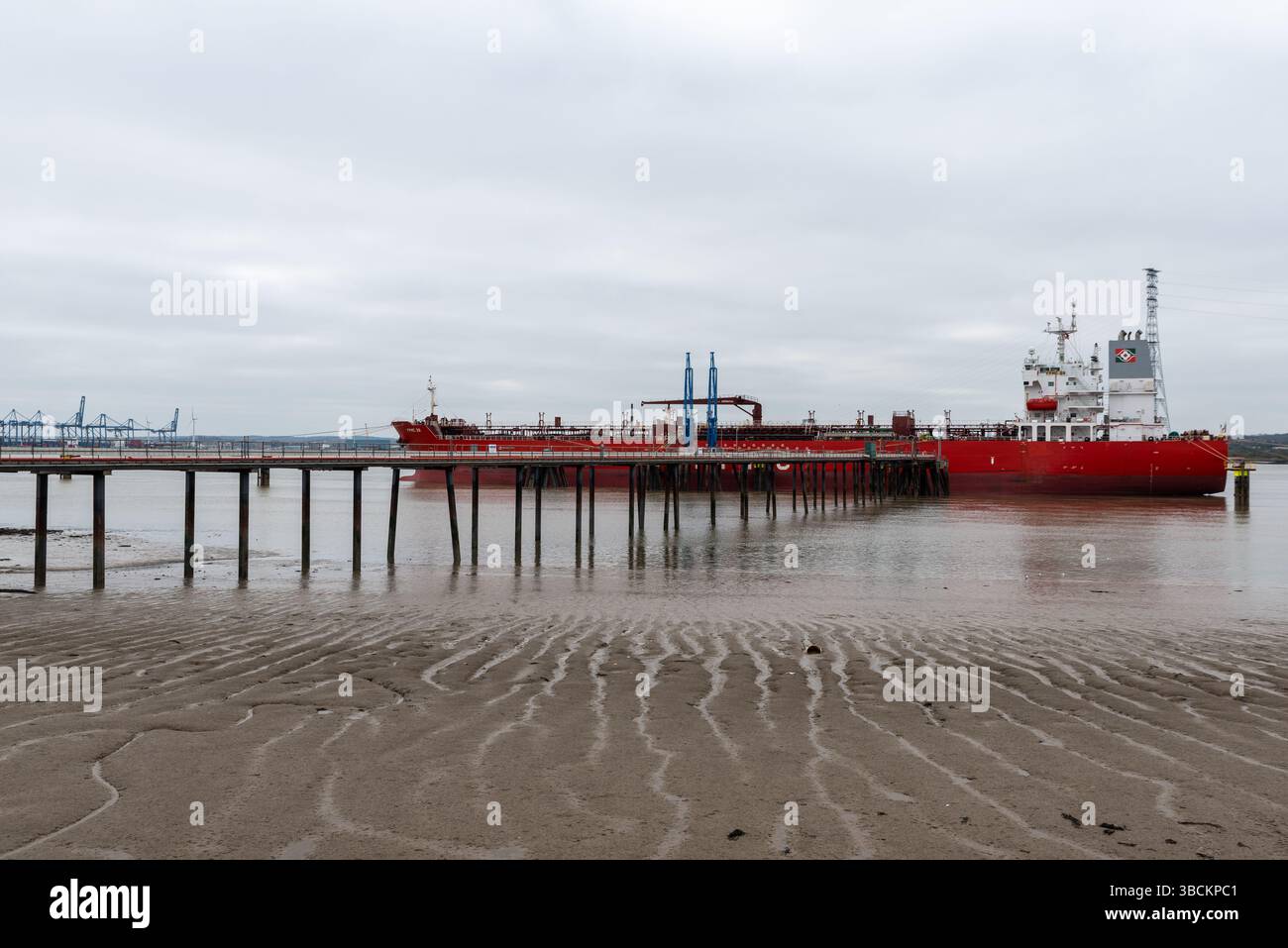 Jetty in the River Thames at Grays, Thurrock, Essex, UK, feeding oil ...