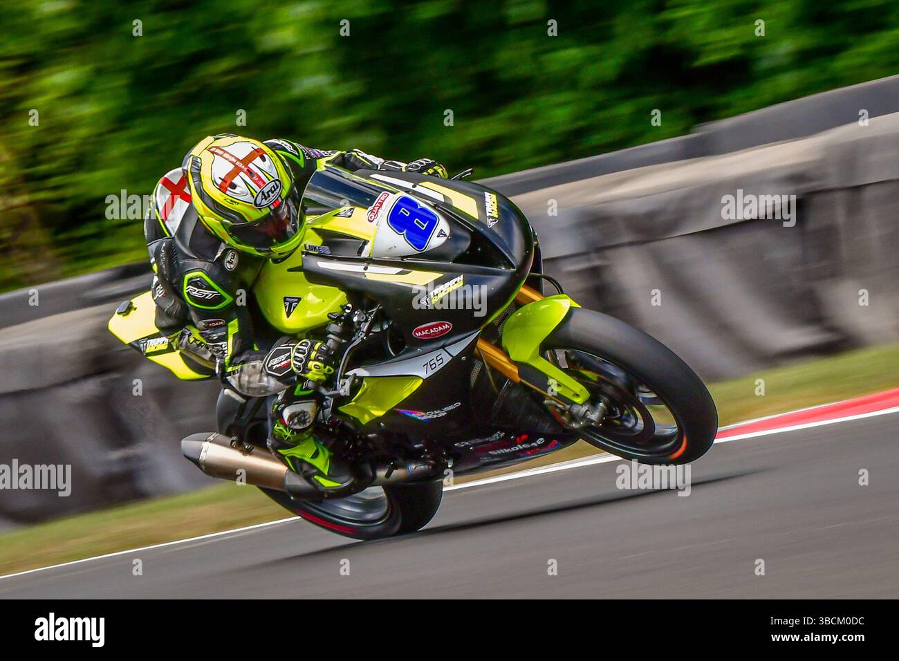 BRITISH SUPERBIKES, OULTON PARK Stock Photo - Alamy