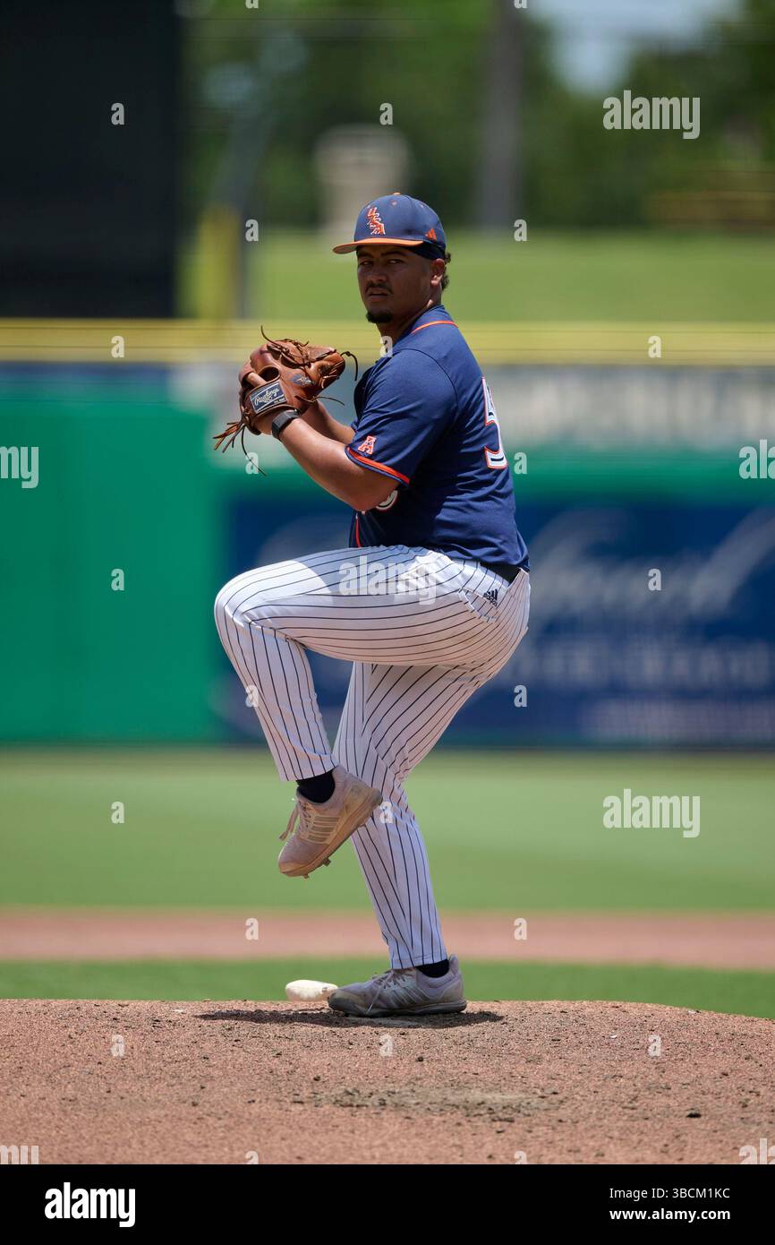 UTSA Roadrunners pitcher Braylon Owens (50) during an American Athletic ...