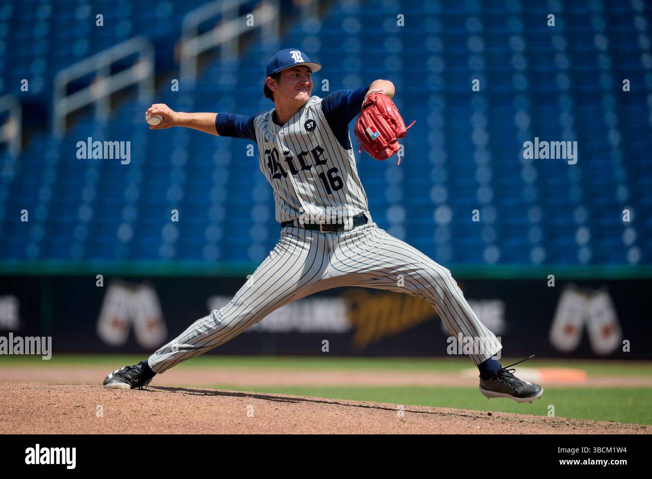 Rice Owls pitcher Garrett Stratton (16) during an American Athletic ...