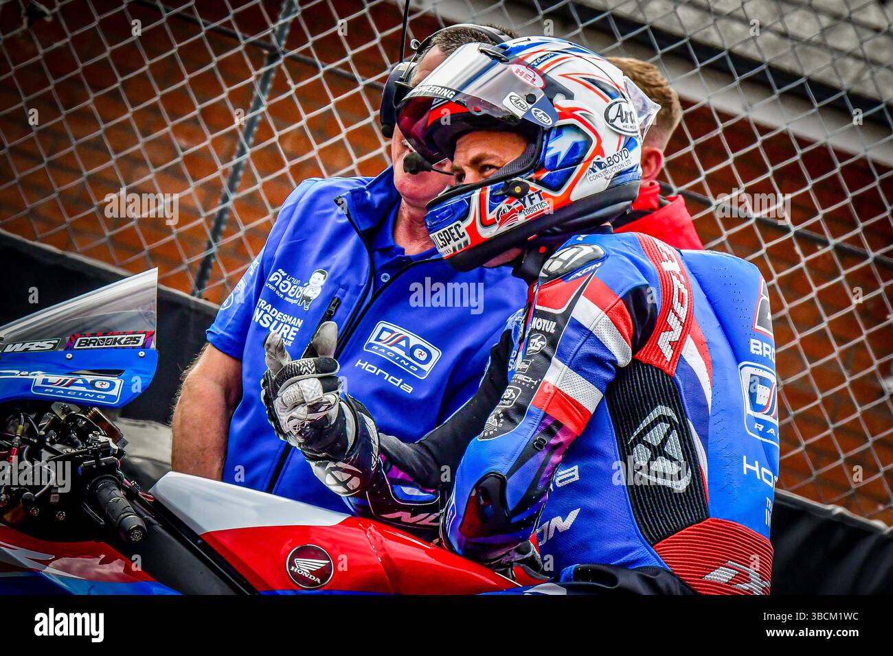 BRITISH SUPERBIKES, OULTON PARK Stock Photo - Alamy