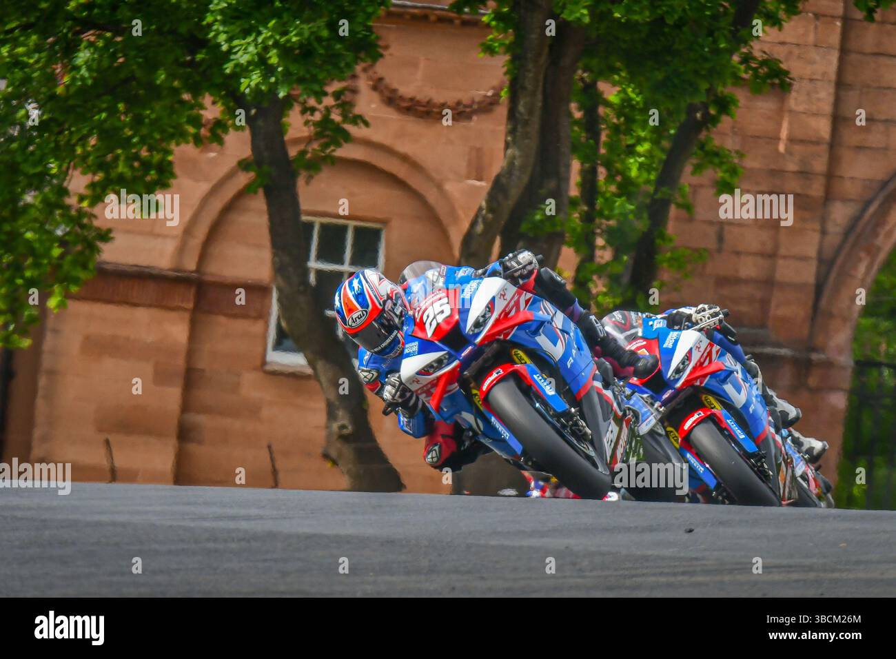 BRITISH SUPERBIKES, OULTON PARK Stock Photo - Alamy