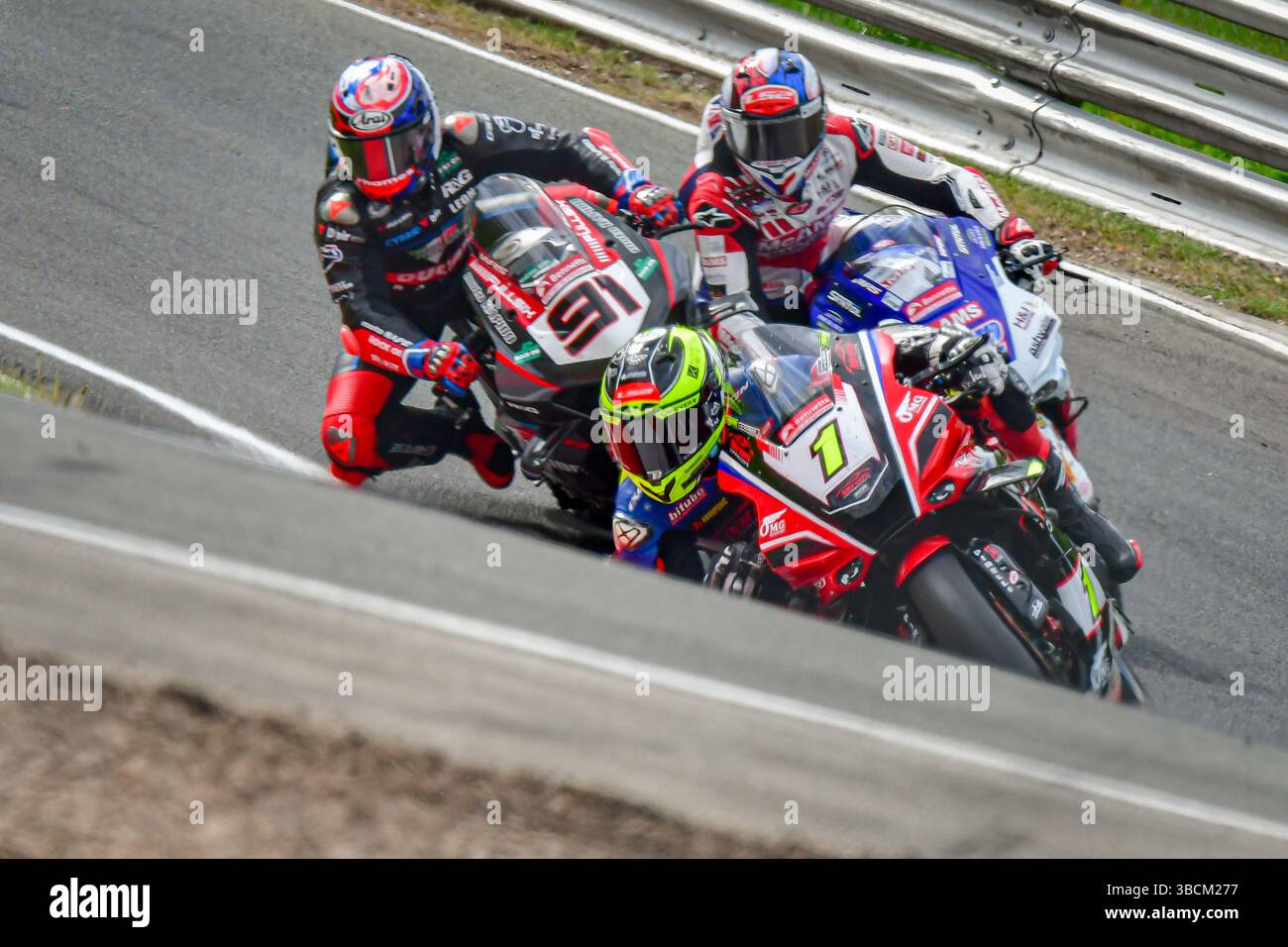 BRITISH SUPERBIKES, OULTON PARK Stock Photo - Alamy