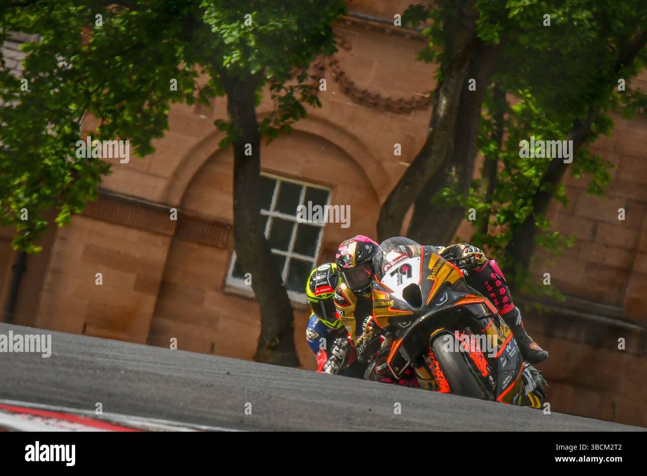 BRITISH SUPERBIKES, OULTON PARK Stock Photo - Alamy