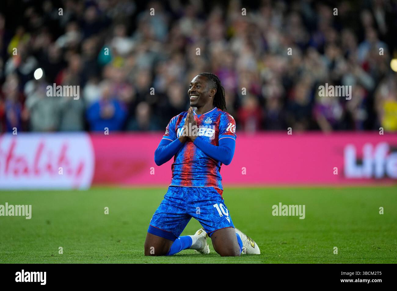 Crystal Palace's Eberechi Eze celebrates scoring their side's fourth ...