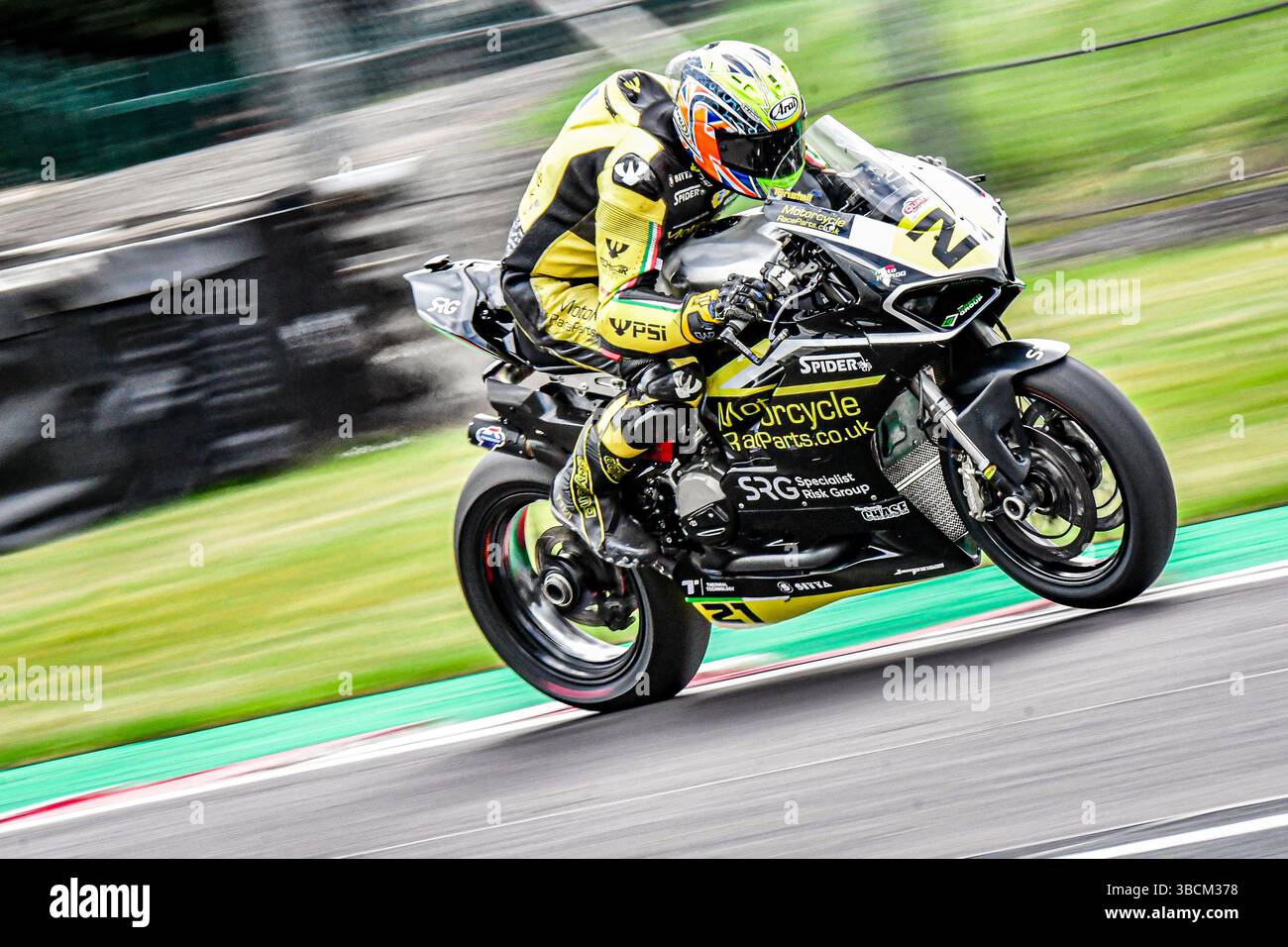 BRITISH SUPERBIKES, OULTON PARK Stock Photo - Alamy