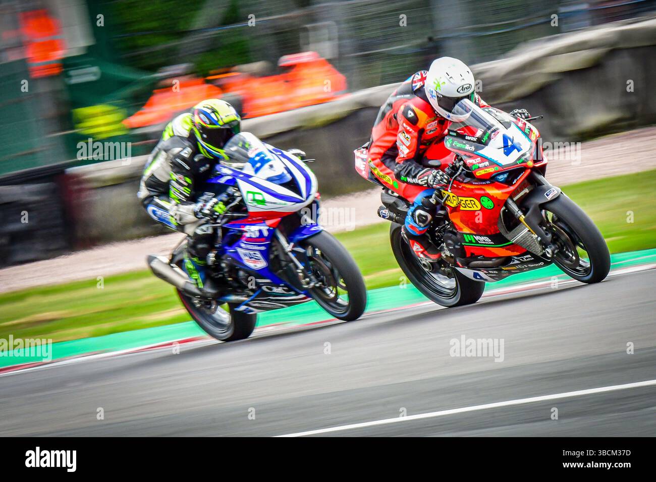 BRITISH SUPERBIKES, OULTON PARK Stock Photo - Alamy