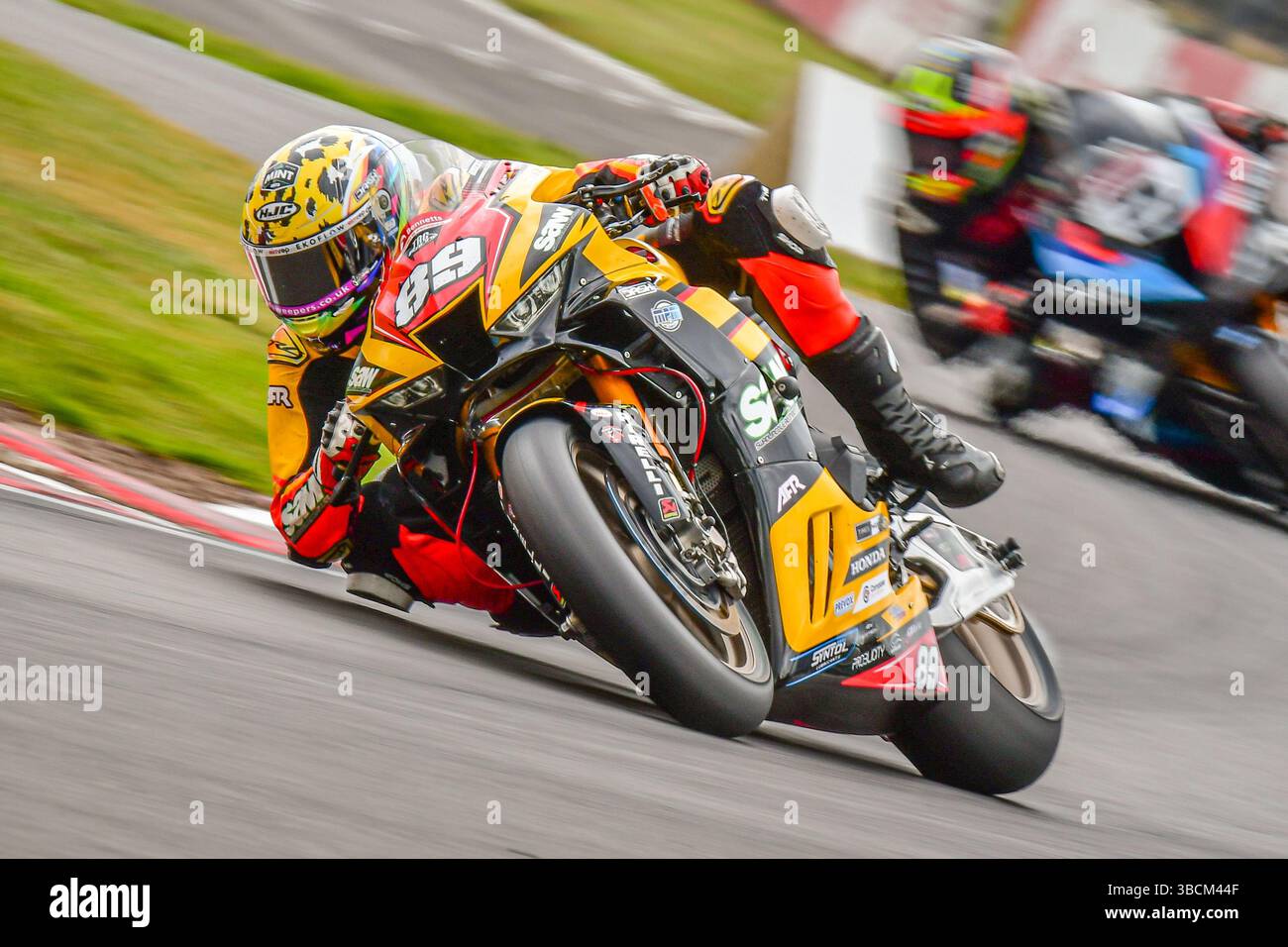 BRITISH SUPERBIKES, OULTON PARK Stock Photo - Alamy