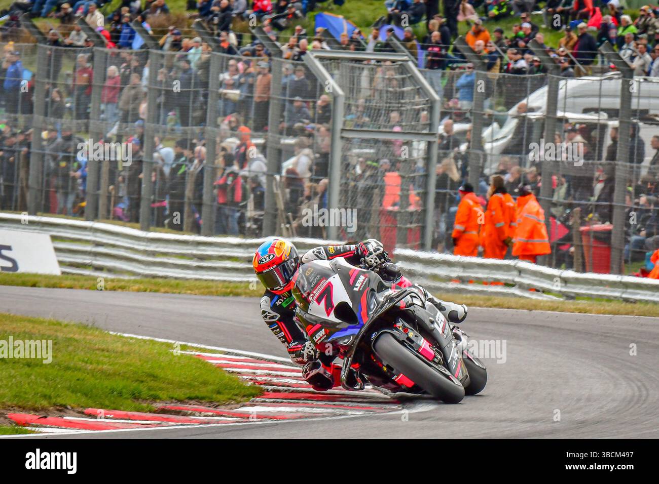 BRITISH SUPERBIKES, OULTON PARK Stock Photo - Alamy