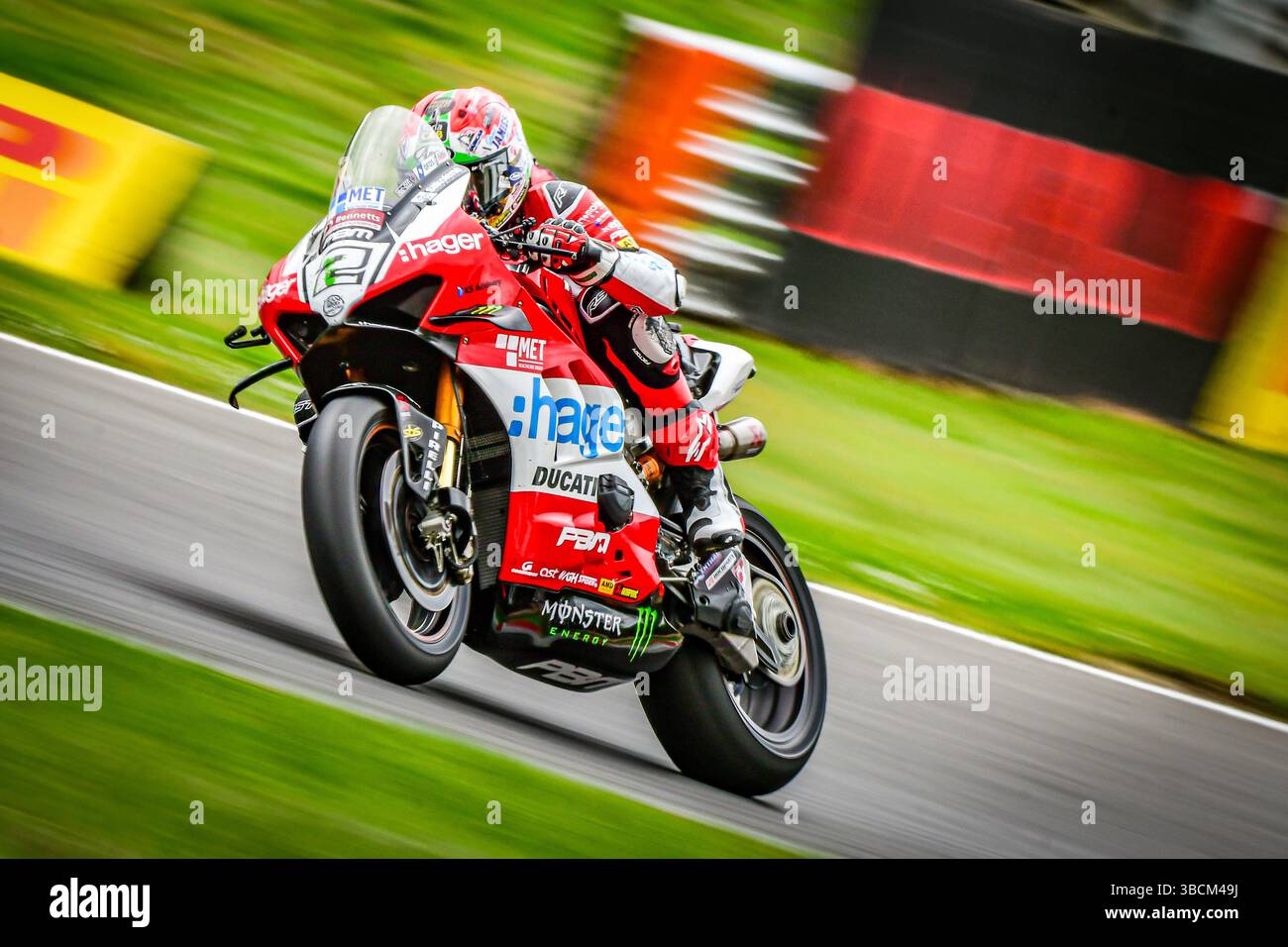 BRITISH SUPERBIKES, OULTON PARK Stock Photo - Alamy