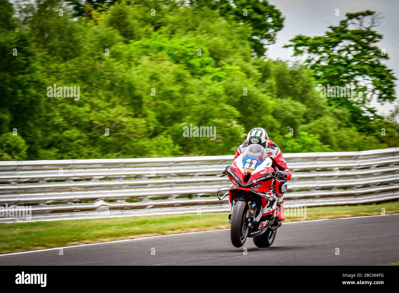 BRITISH SUPERBIKES, OULTON PARK Stock Photo - Alamy