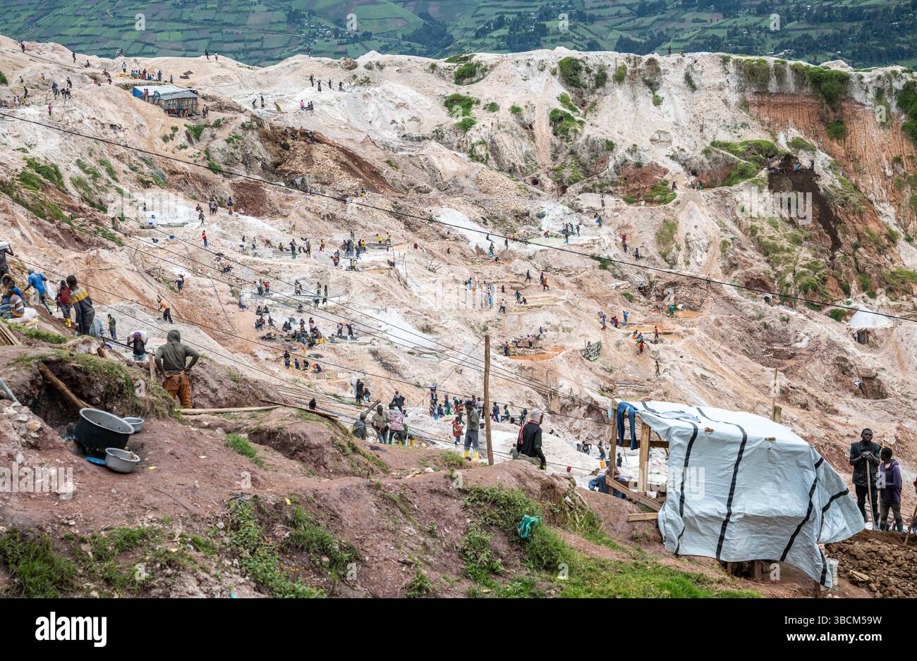(250520) -- RUBAYA (DR CONGO), May 20, 2025 (Xinhua) -- Photo taken on ...