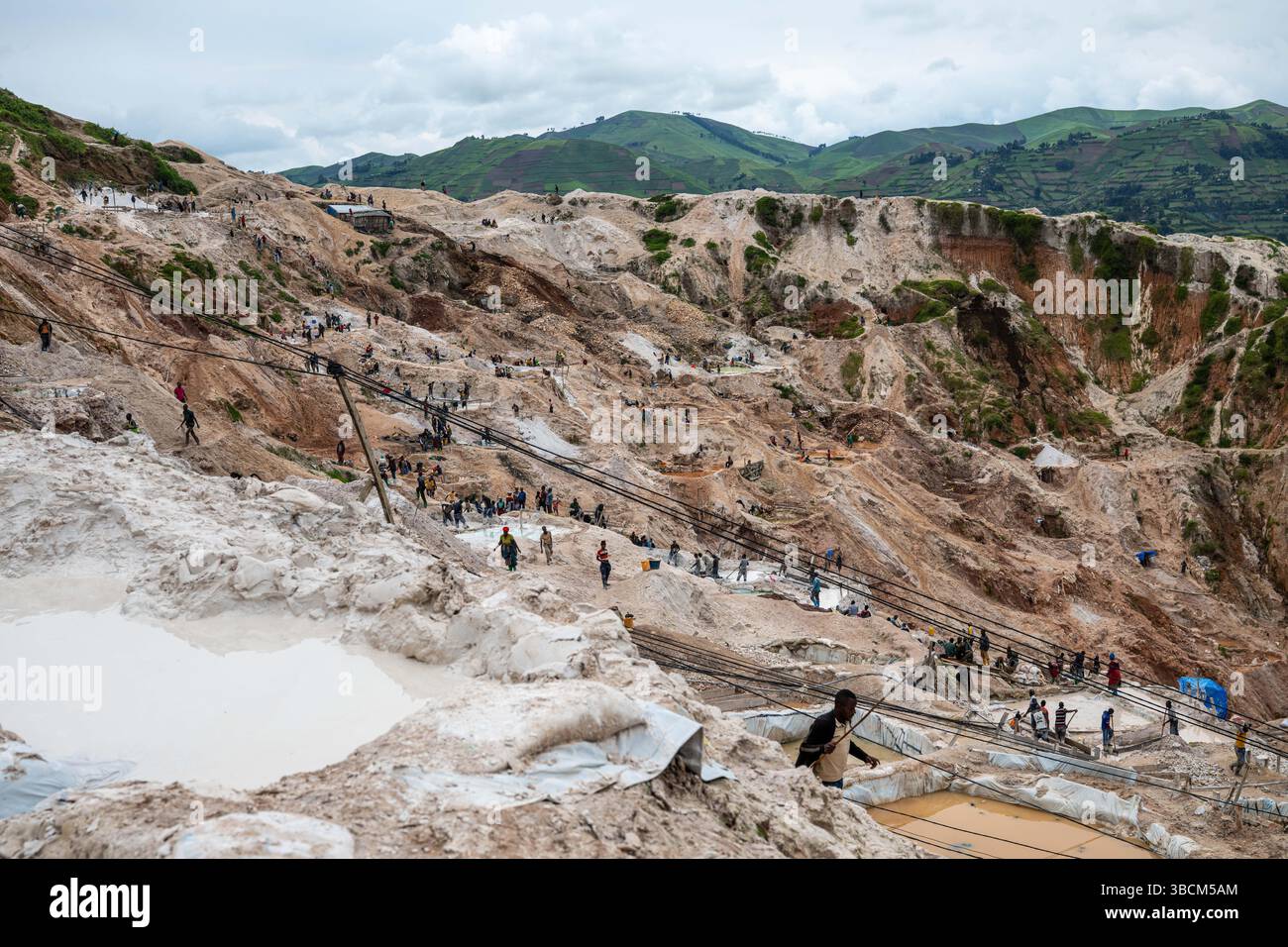 (250520) -- RUBAYA (DR CONGO), May 20, 2025 (Xinhua) -- Photo taken on ...