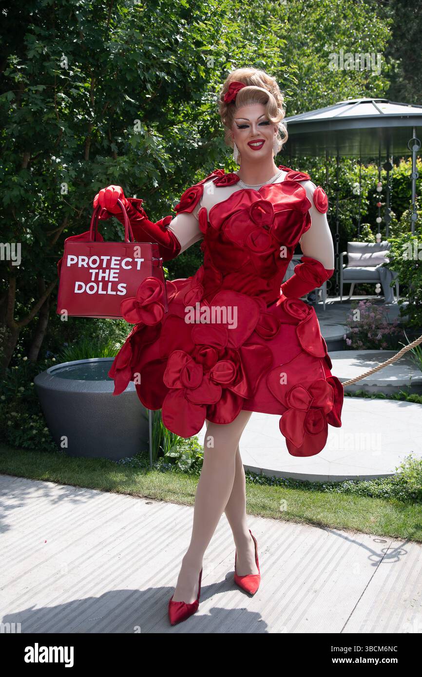 The drag queen gardener attends the rhs chelsea flower hi-res stock ...