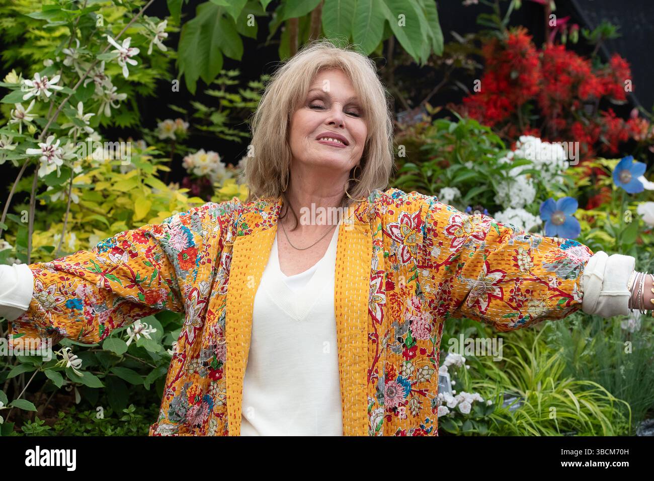 Chelsea, London, UK. 19th May, 2025. BAFTA award winning actress Joanna ...