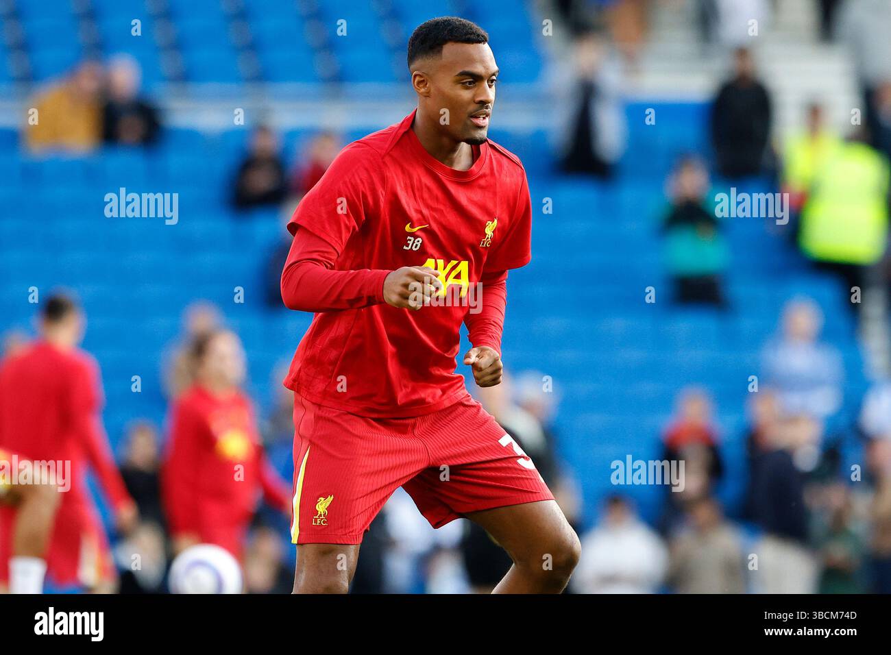 Ryan gravenberch warms up hi-res stock photography and images - Alamy