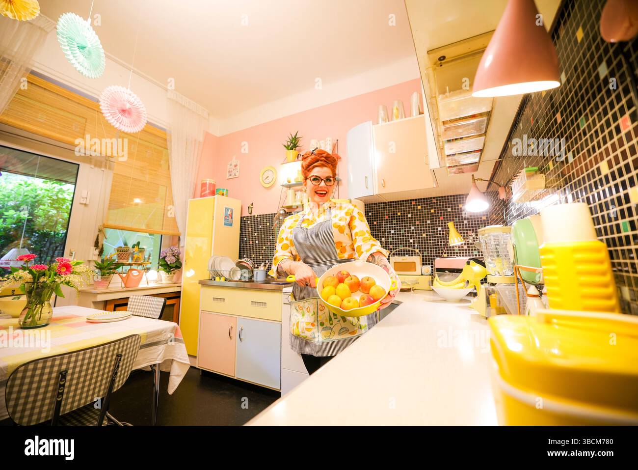 Gelsenkirchen, Germany. 20th May, 2025. Hairdresser Kitty Steiner ...