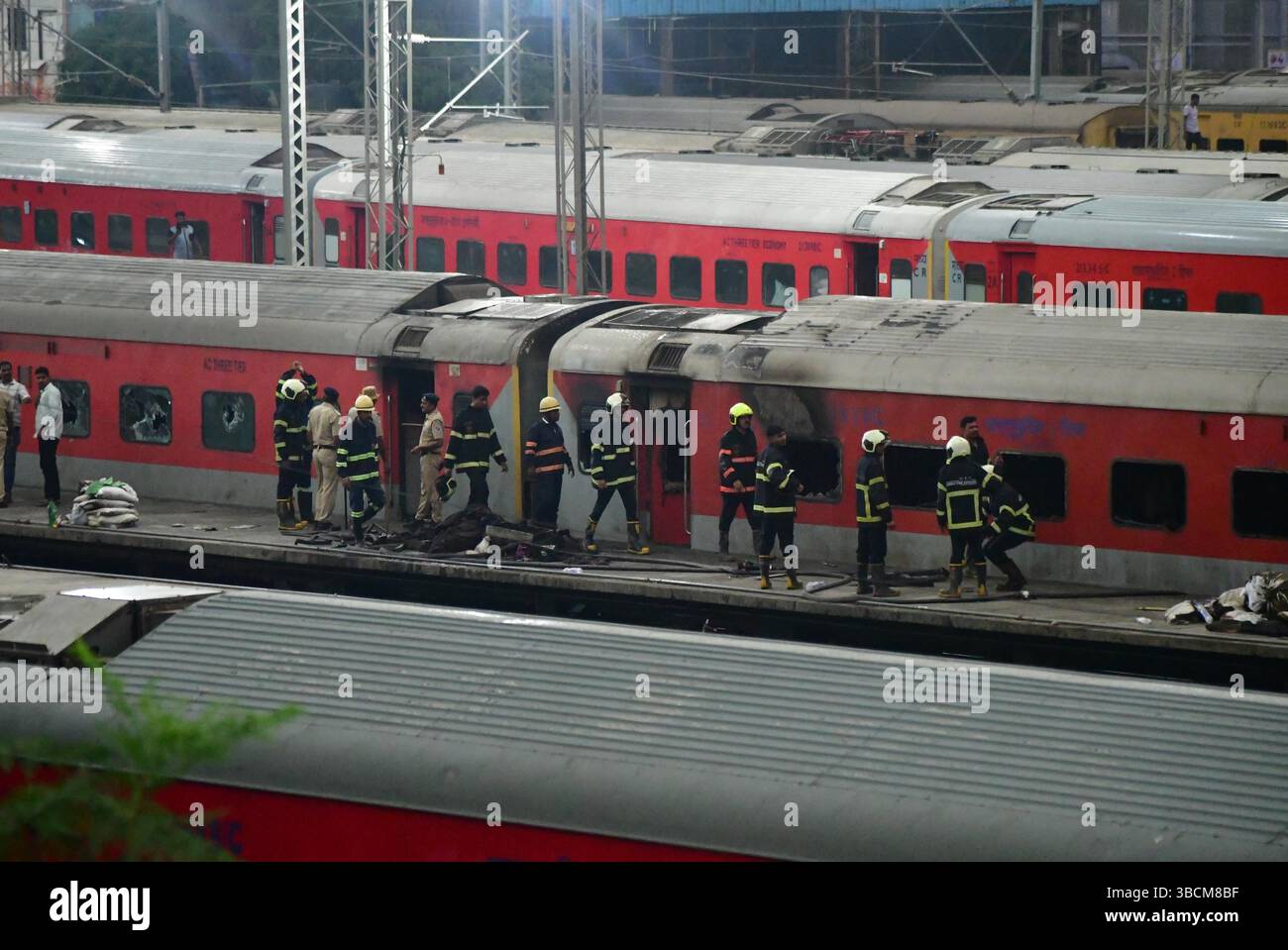 Mumbai, India. 20th May, 2025. MUMBAI, INDIA - MAY 20: Firefighter ...