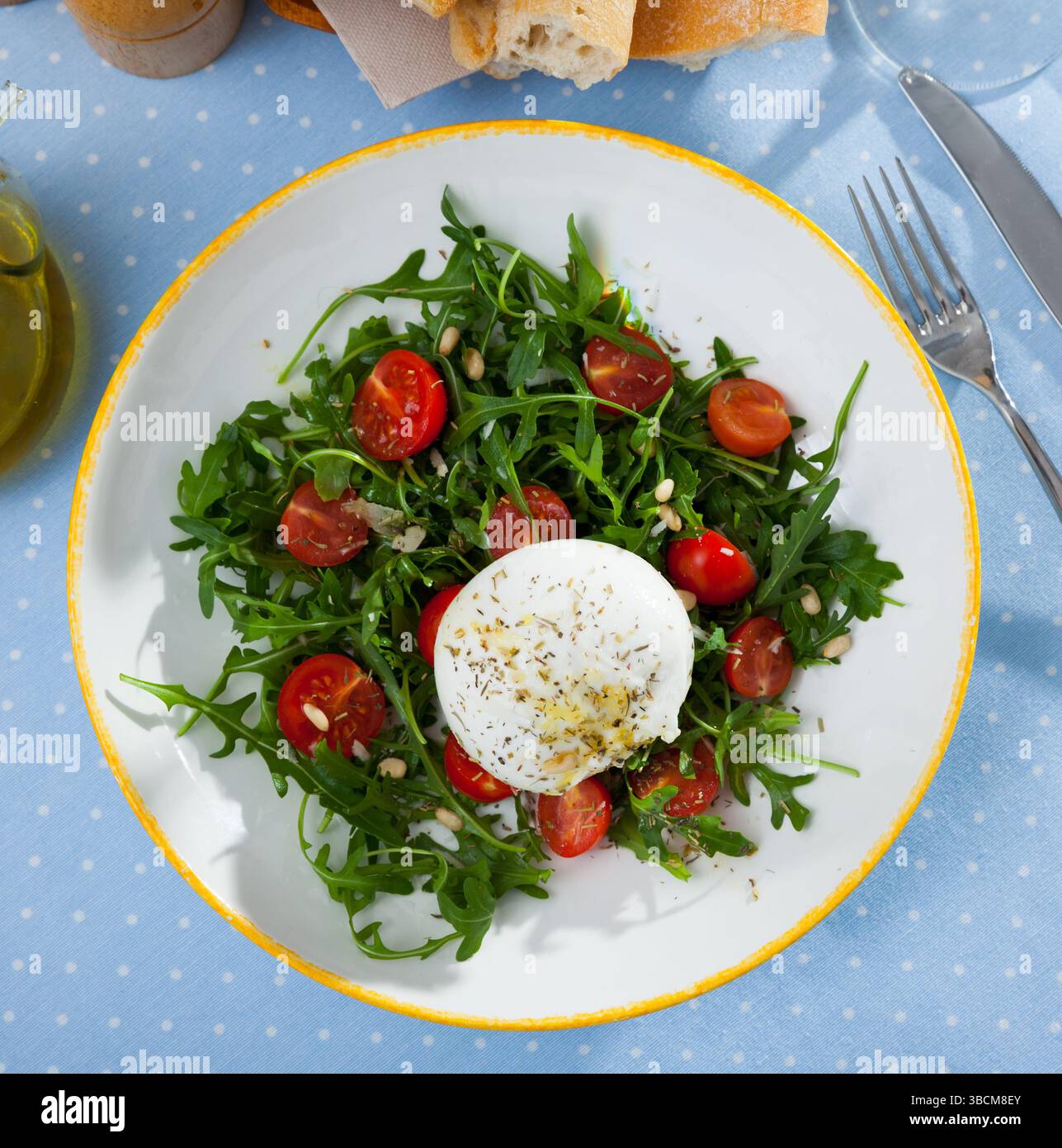 Burrata cheese organic rocket hi-res stock photography and images - Alamy