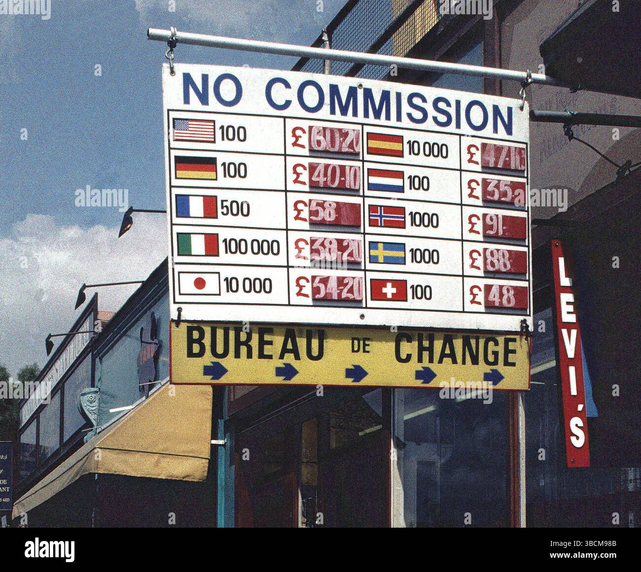 currency exchange shop in Camden Town, London, England, 1996 Stock ...