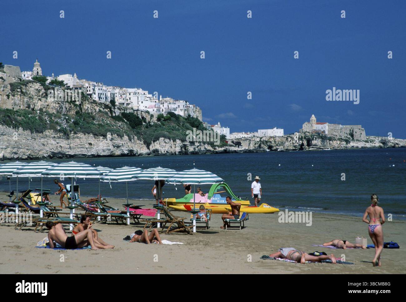 People on the beach, Vieste, Gargano, Apulia, parasols, Italy, Europe ...