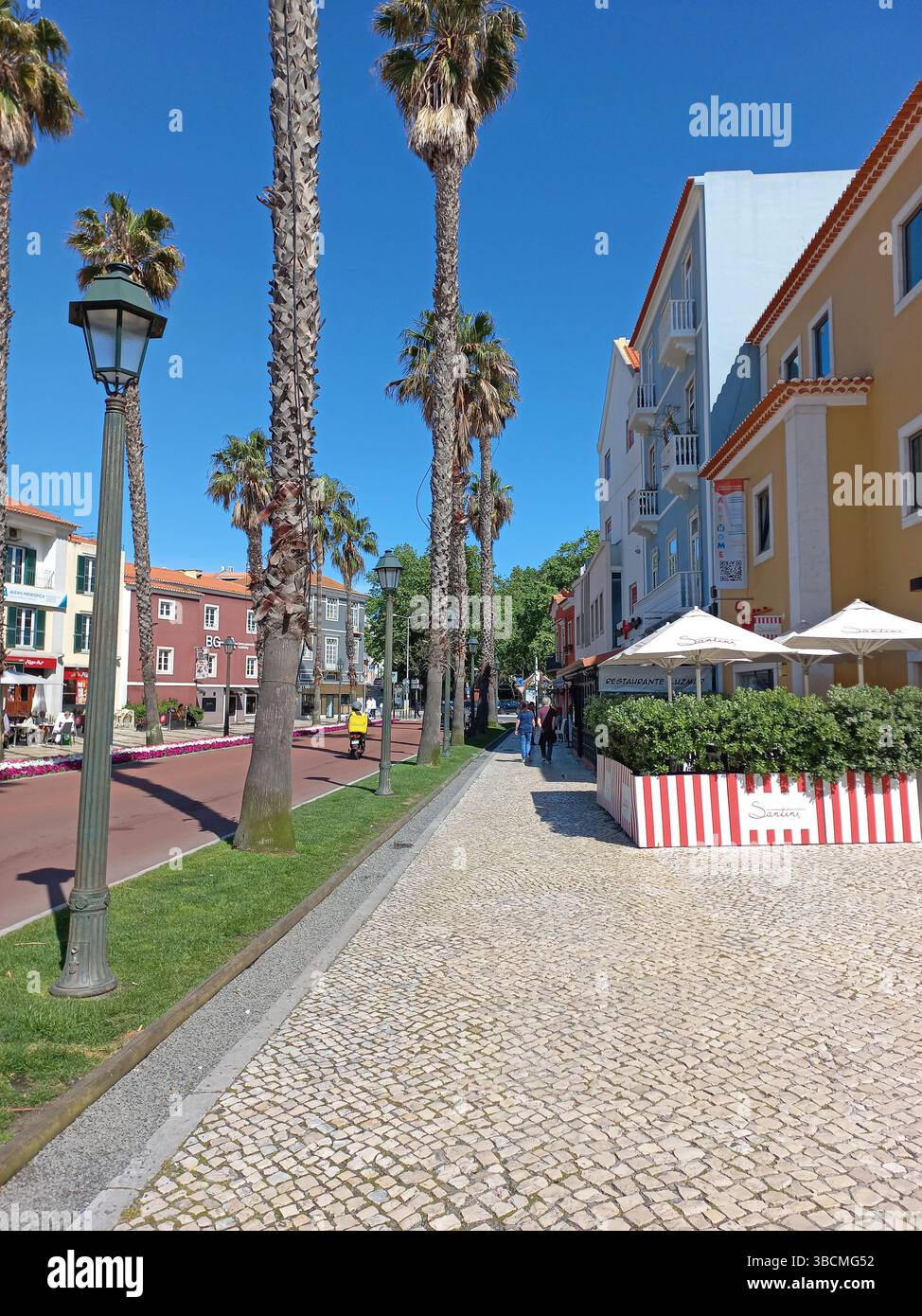 Cobblestone street shops historic buildings hi-res stock photography ...