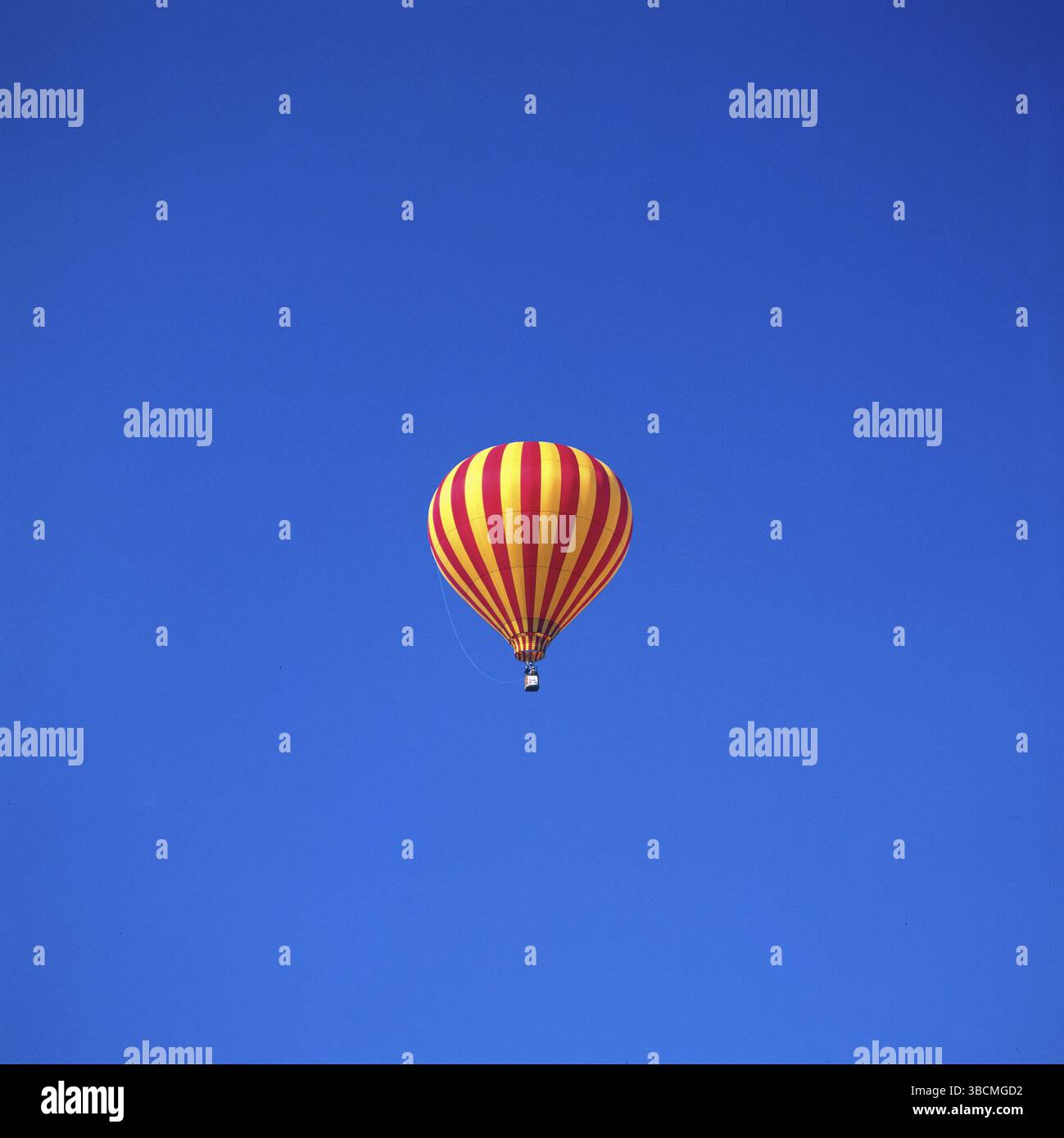 Hot-air balloon, hot-air balloon, free-standing, square, Germany ...