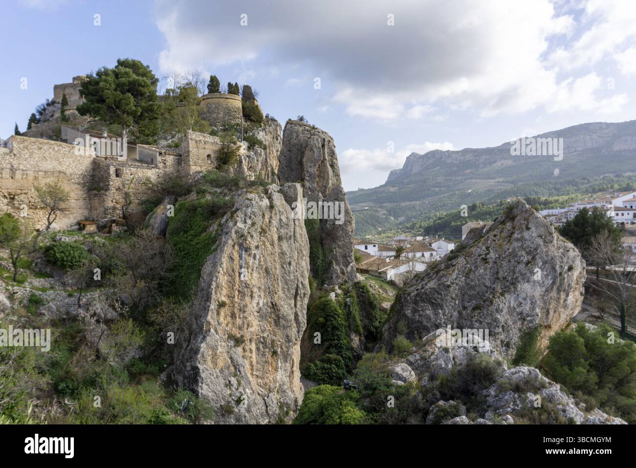 The old castle on top of the cliff in Guadalest Stock Photo - Alamy