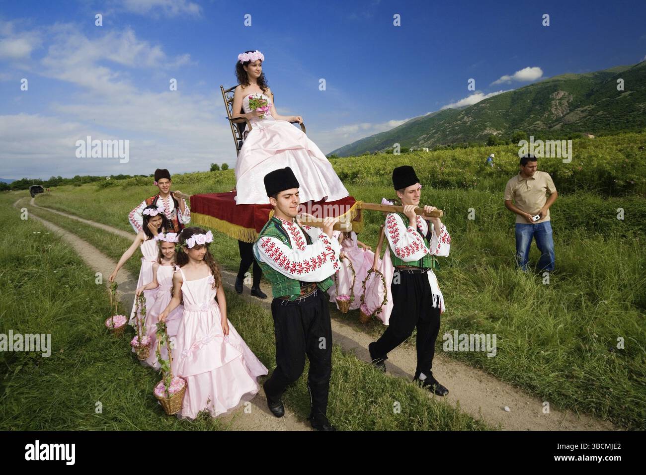 Palanquin with queen hi-res stock photography and images - Alamy