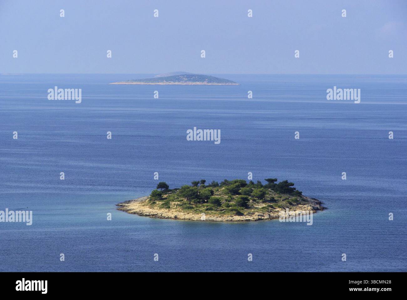 Murter Insel vor der Insel, Murter island in front of the island Stock ...