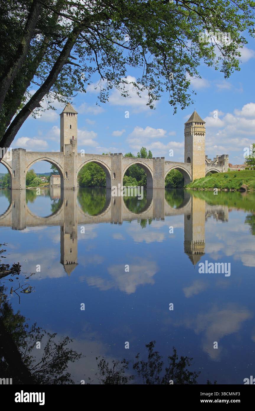 Cahors, Valentre Bridge, Pont Valentre, Lot River, Lot Department ...