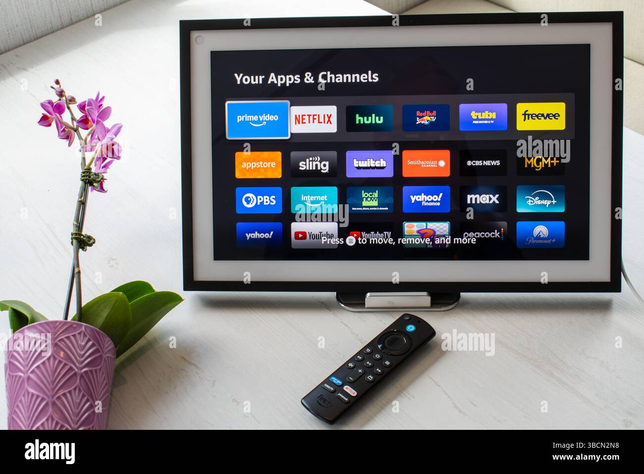 San Francisco, CA, May 20, 2025: Amazon Echo Show displays app icons on ...