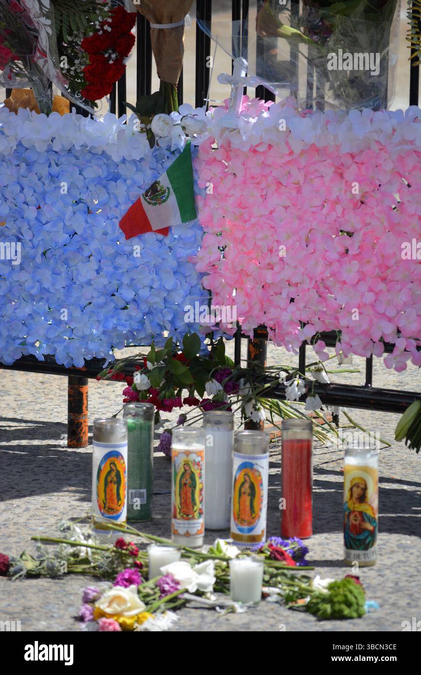 Makeshift memorial for the two sailors killed after a Mexican Navy ...