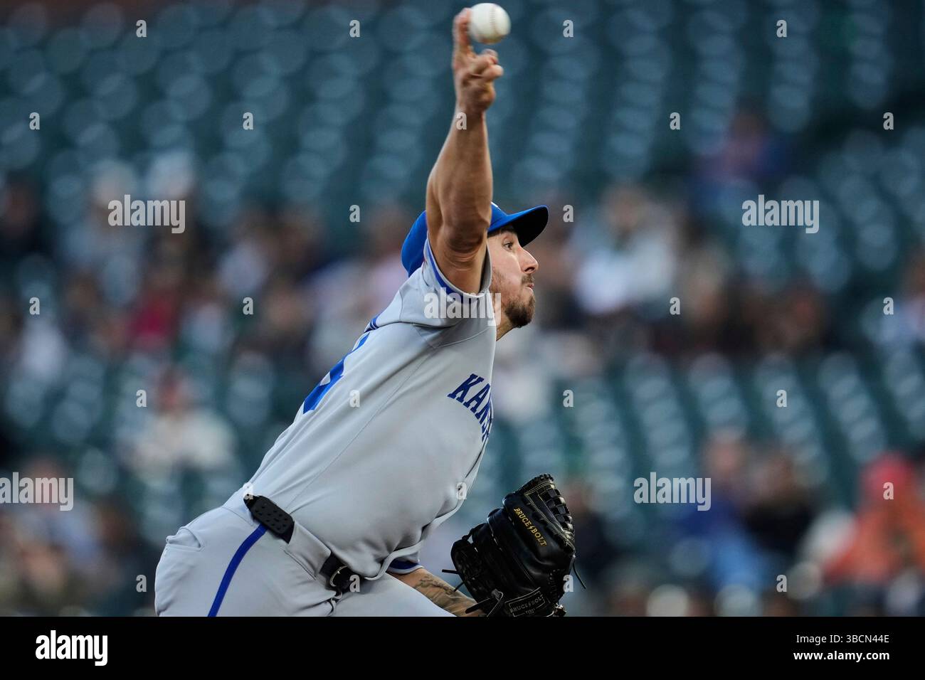 Kansas City Royals' Michael Lorenzen pitches to a San Francisco Giants ...