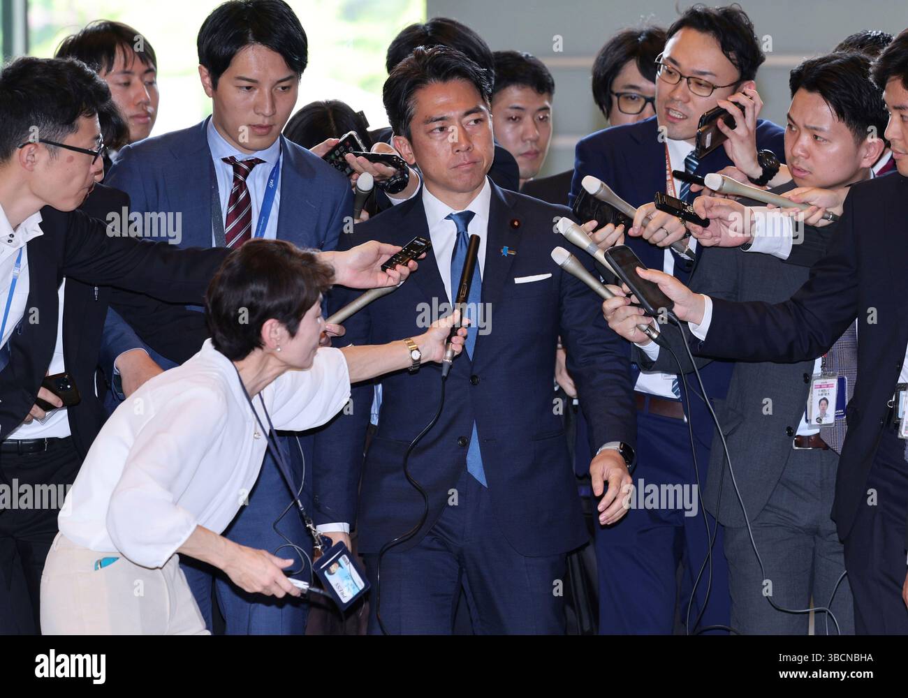 Shinjiro KOIZUMI, the former Environment Ministe (C)r, arrives at the ...