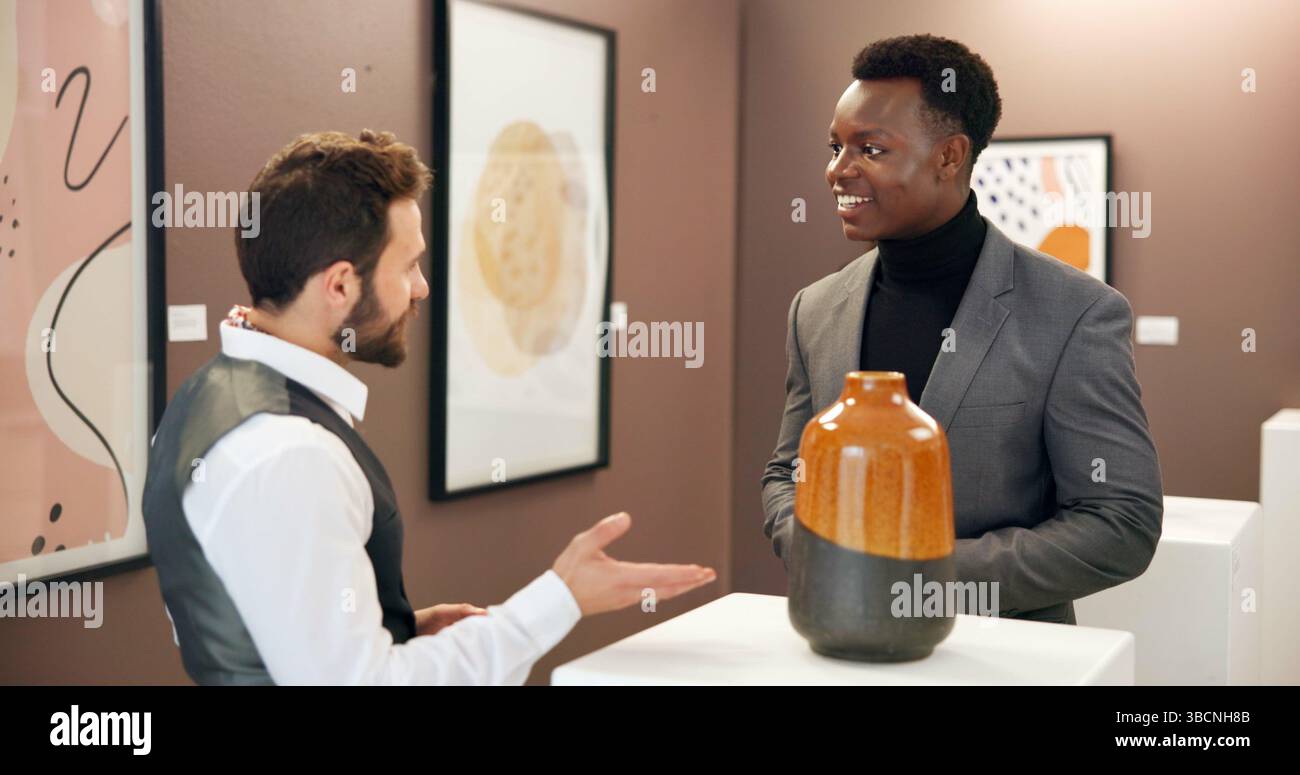 Person explain sculpture hi-res stock photography and images - Alamy