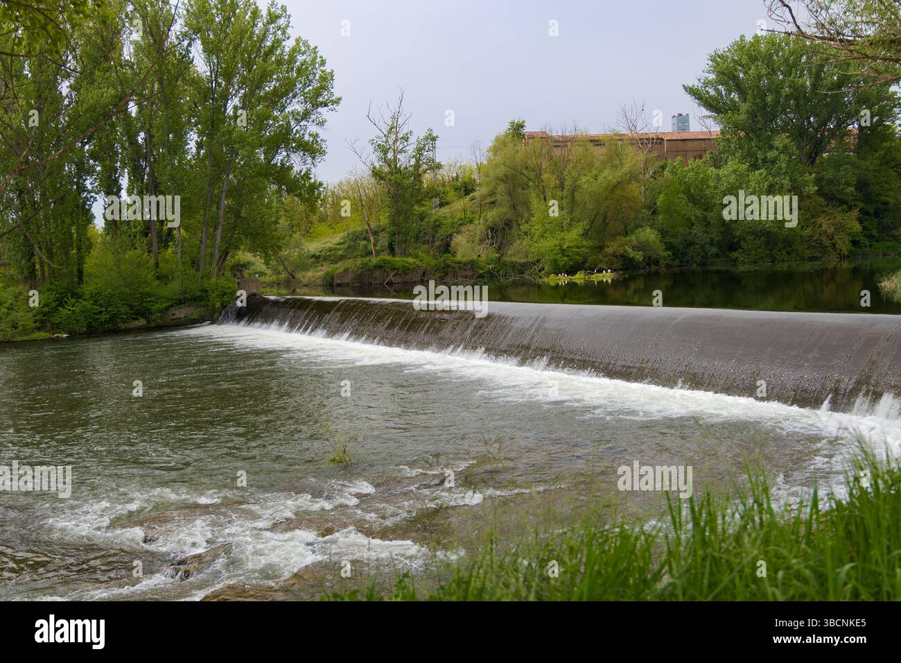 Cascades de barrage hi-res stock photography and images - Alamy