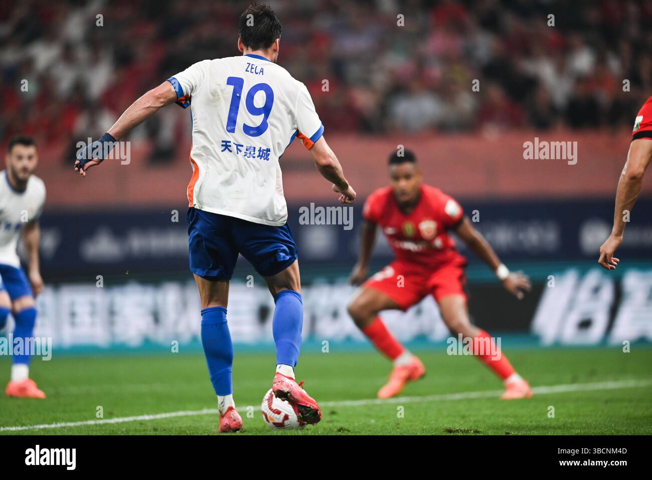 Shanghai Port Football Club 1-1 draw Shandong Taishan Football Club at ...
