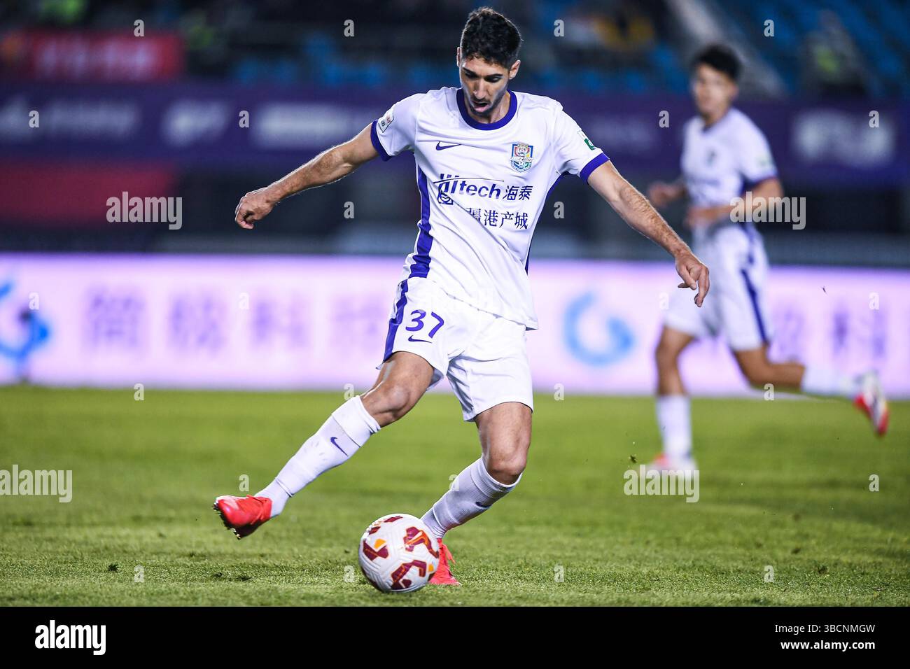Tianjin Jinmen Tiger Football Club defeated Changchun Yatai Football ...