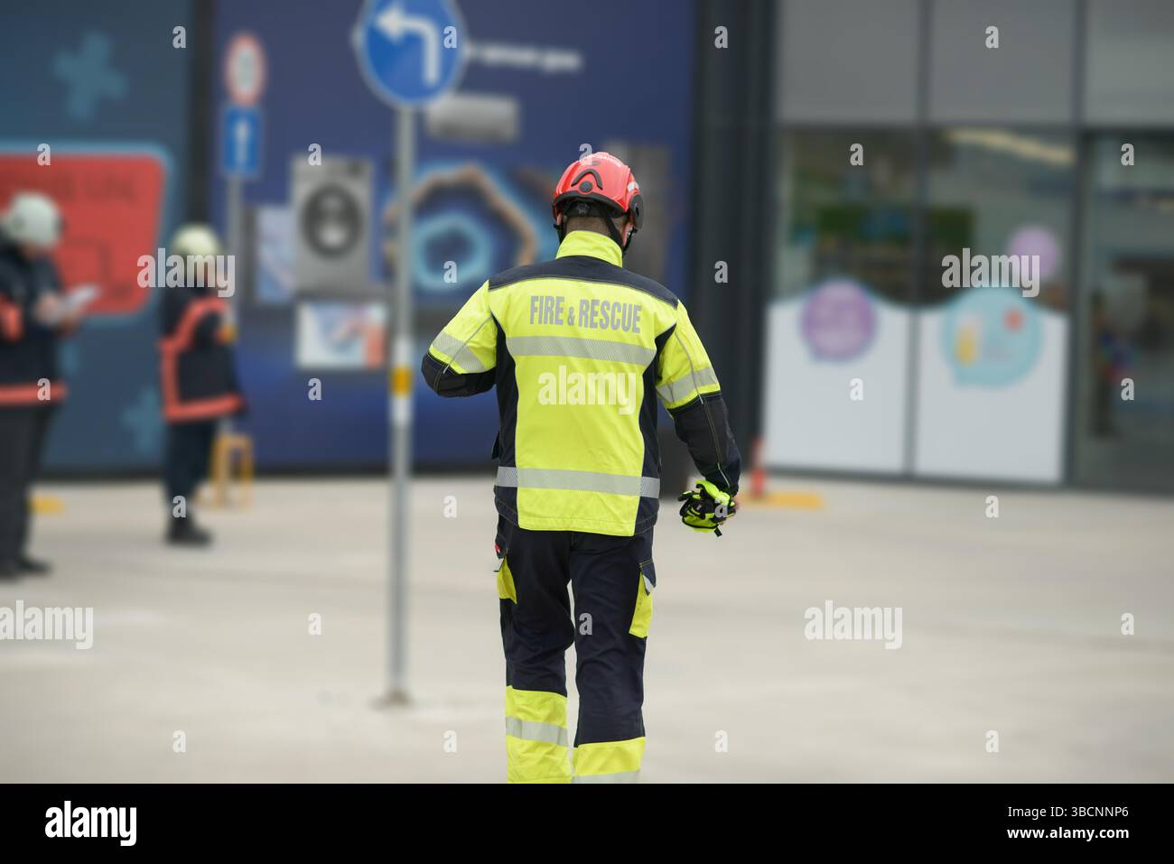 Glass fronted storefront hi-res stock photography and images - Alamy