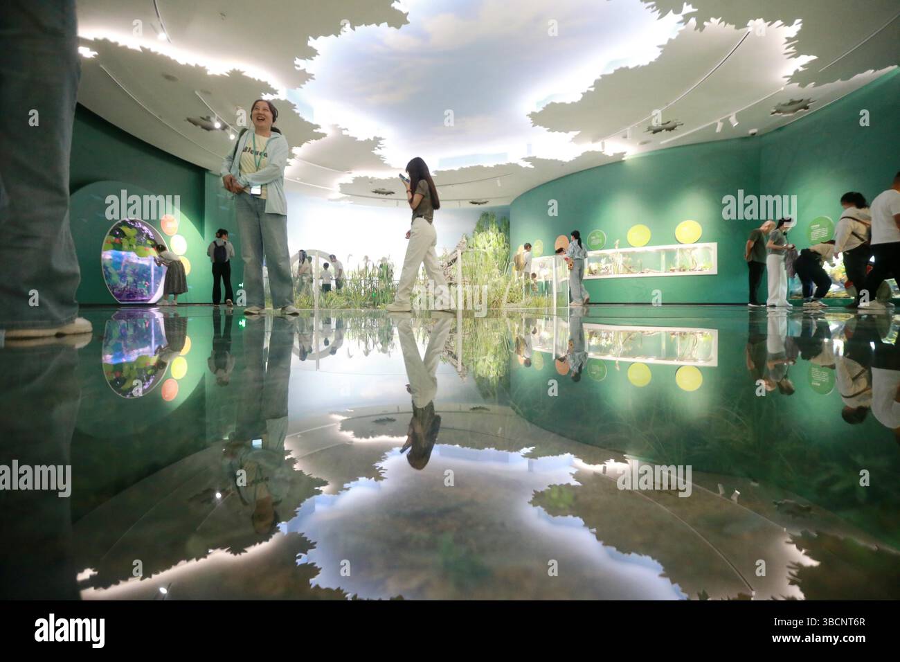 People visit the China Grand Canal Museum in Yangzhou City, east China ...