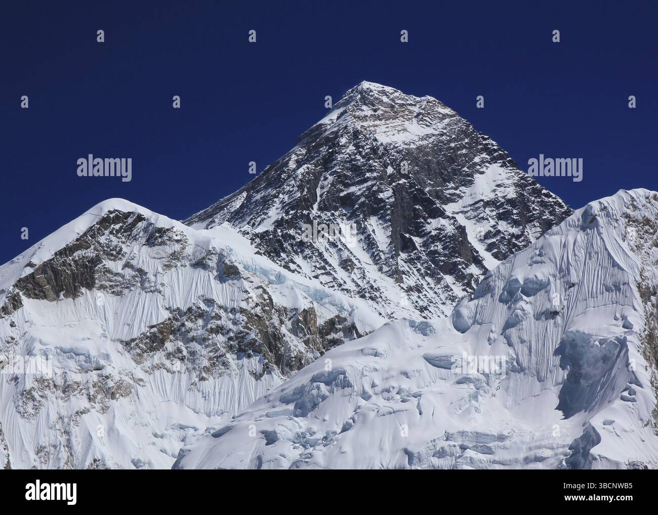 Majestic Mount Everest, View from Kala Patthar, Nepal Stock Photo - Alamy