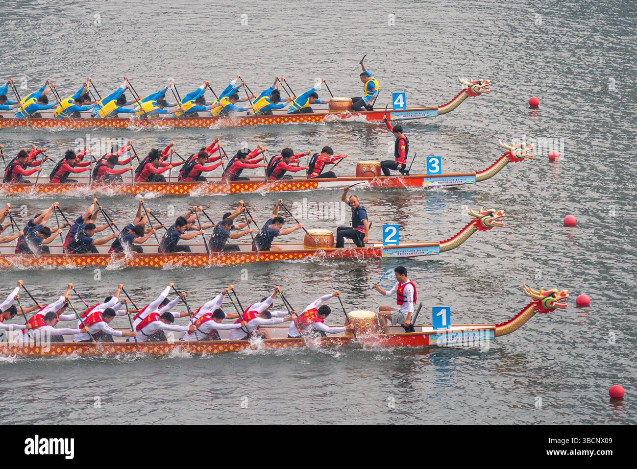 A dragon boat race kicks off in Chongqing, China, 18 May, 2025 Stock ...