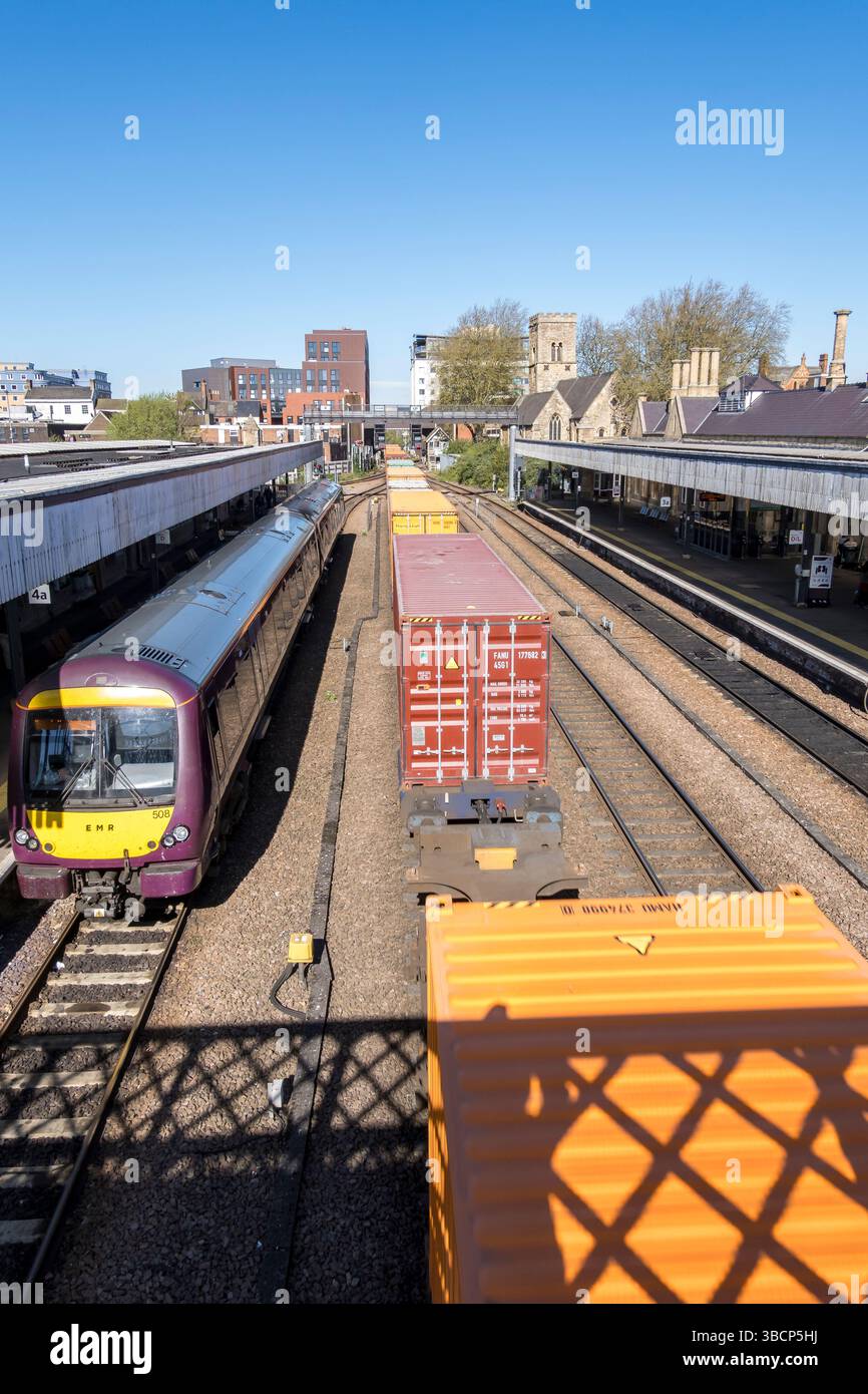 Freight train passing through Lincoln railway station Stock Photo - Alamy