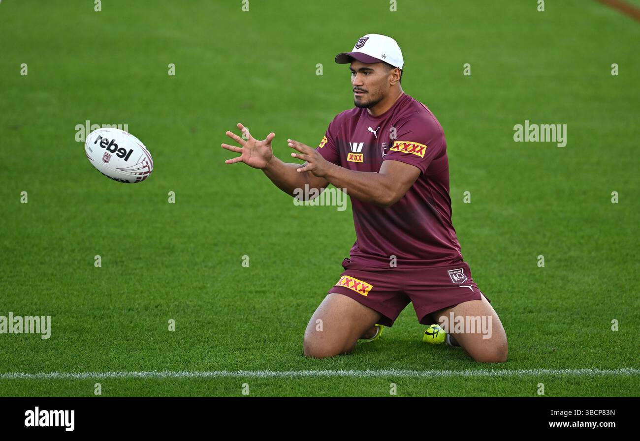 Robert Toia during a Queensland Maroons State of Origin training ...
