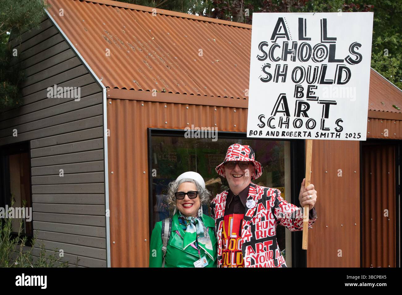Artists bob and roberta smith at rhs chelsea hi-res stock photography ...