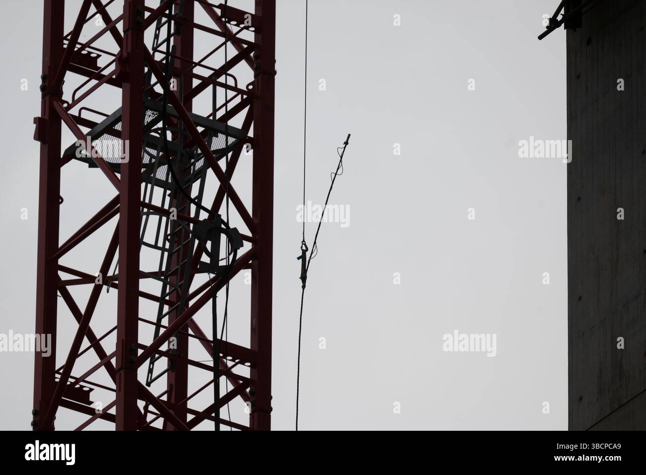 Horb Am Neckar, Germany. 21st May, 2025. The end of a rope is lowered ...