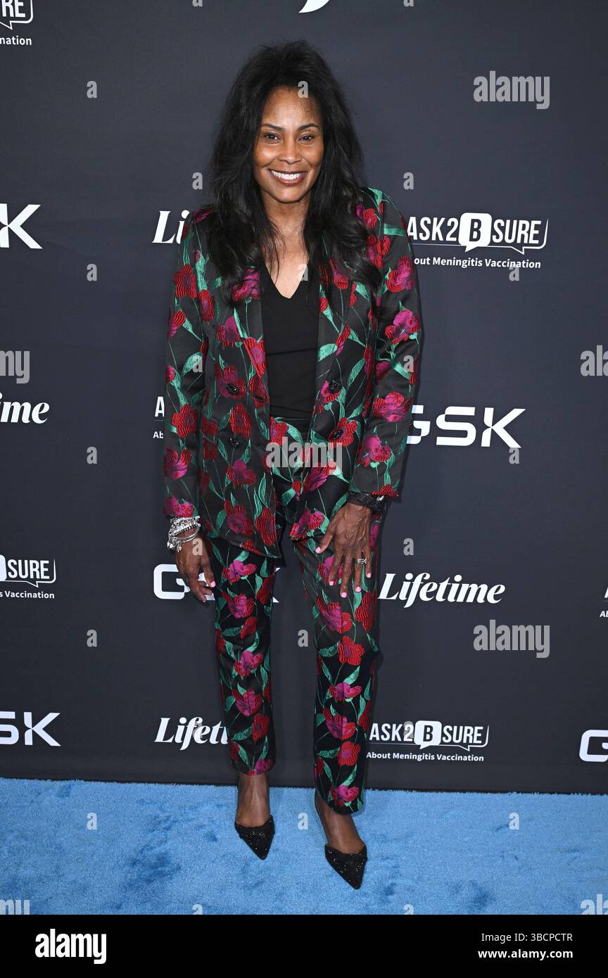 Karen Clay-Fenderson bei der Premiere des Lifetime Films 'Pretty Hurts ...