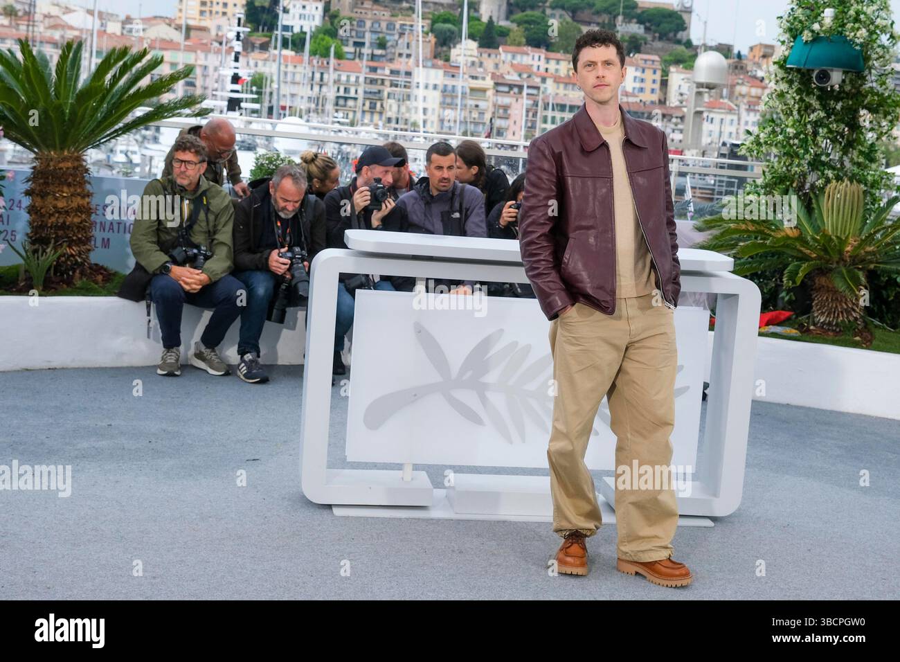 Cannes, Frankreich. 20th May, 2025. Finnegan Oldfield poses at the ...